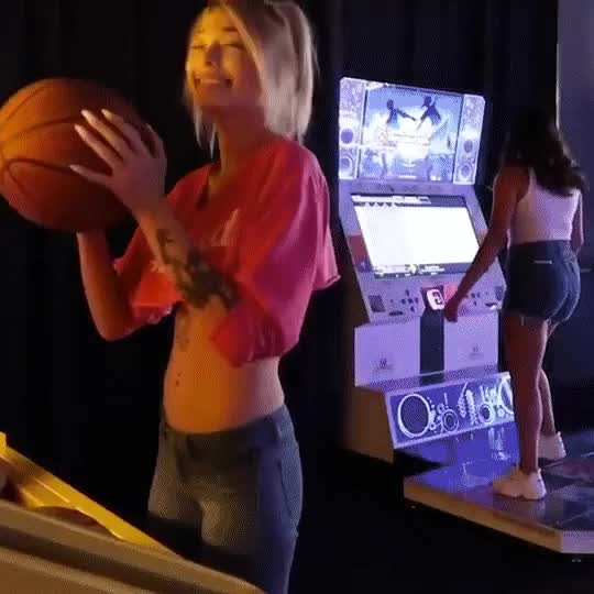 Arcade flasher | Scrolller