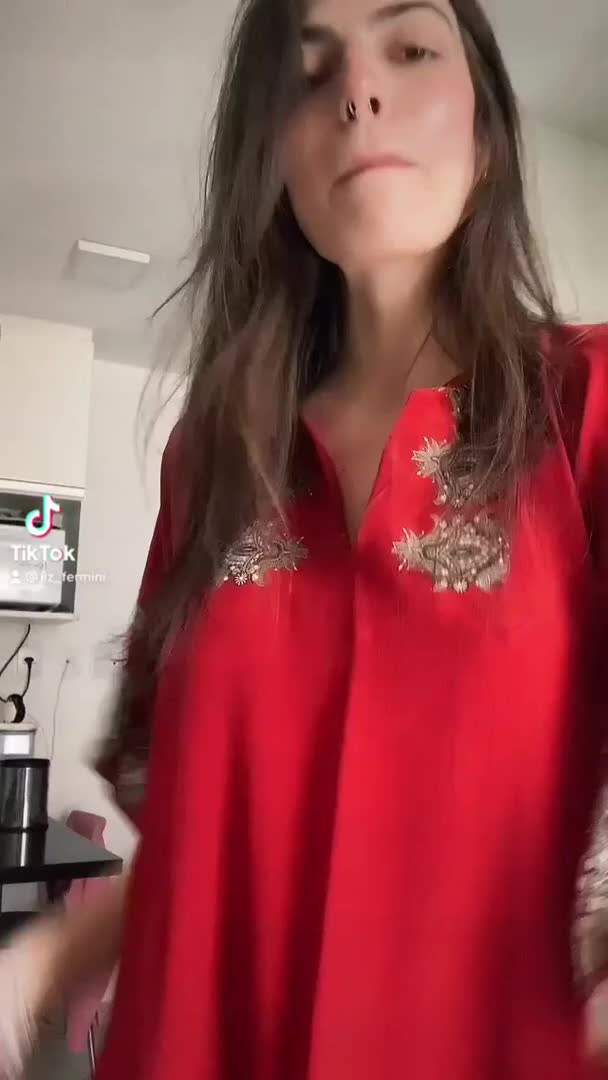 Are you ready for a Arabian night with this genie? 🤪 | Scrolller