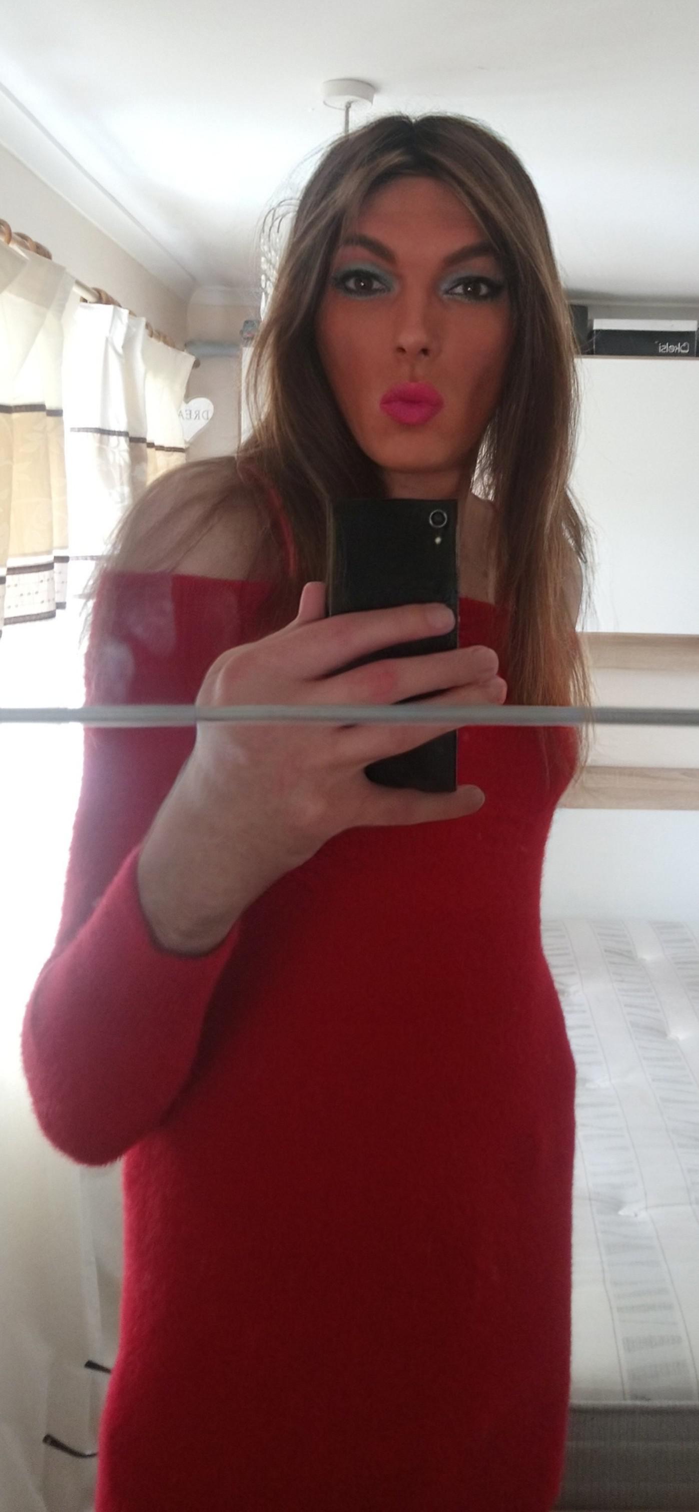 Are you ready to date me. | Scrolller