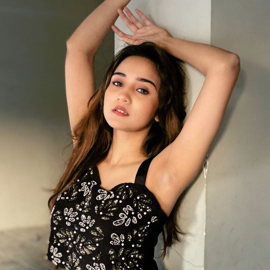 Ashi Singh | Scrolller