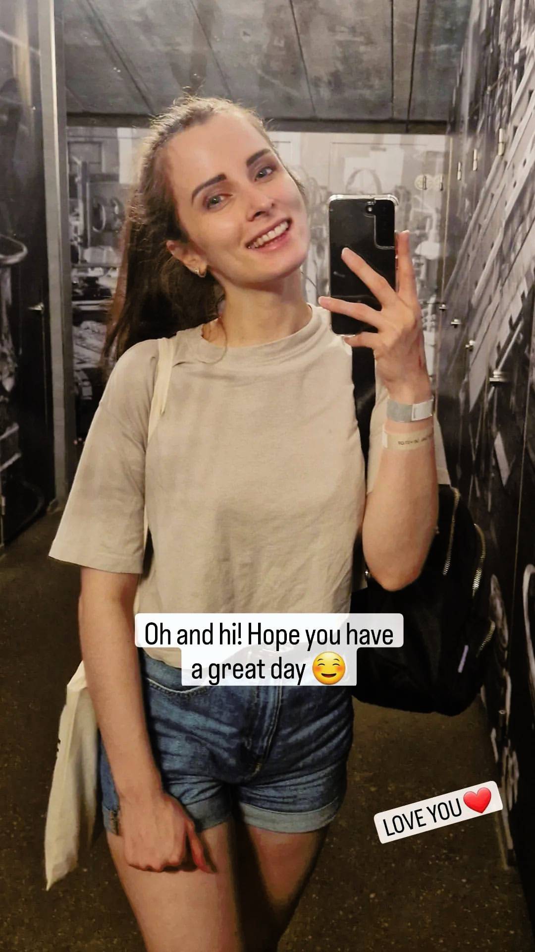 ASMR with Kim | Scrolller