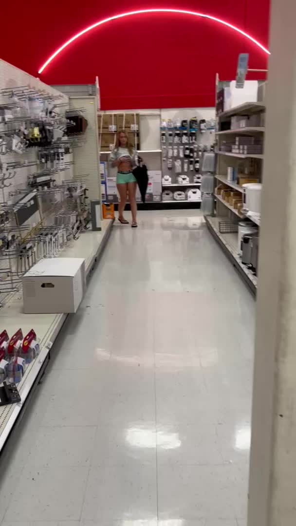 Attention Target shoppers | Scrolller