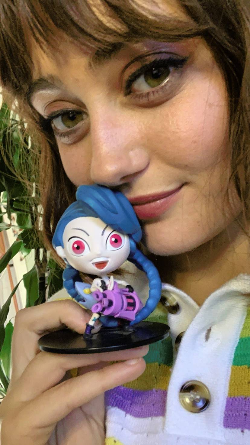 Attractive but with a toy | Scrolller