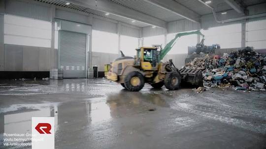 Automatic fire extinguisher with infrared fire detection used in a ...