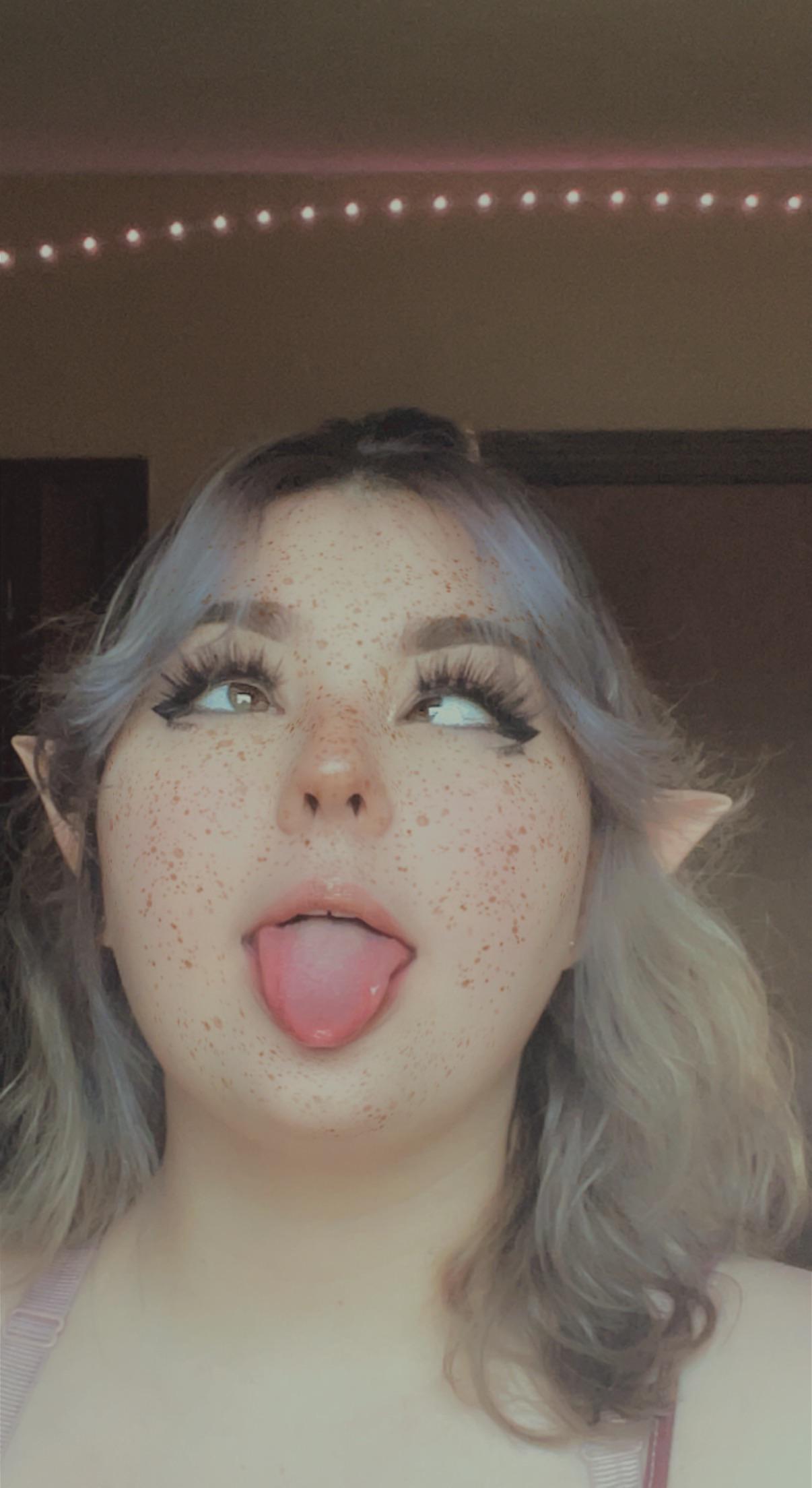 Awaiting your cum sir💕 | Scrolller