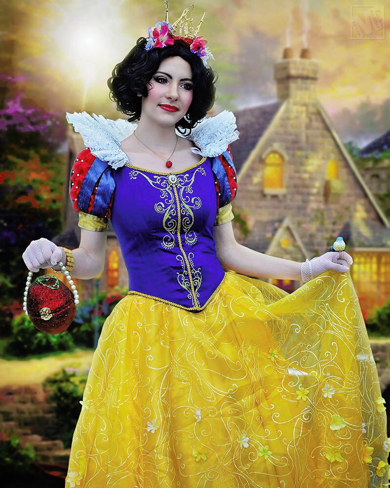 Ax as Snow White [photographer] | Scrolller