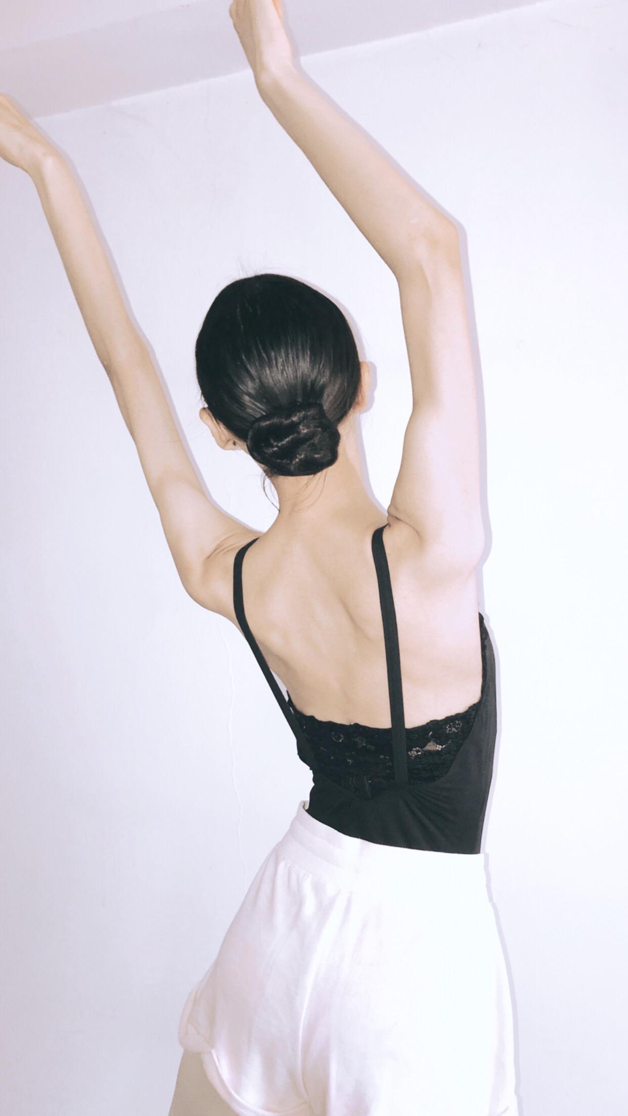 Back of a ballet dancer 💃🏻 | Scrolller