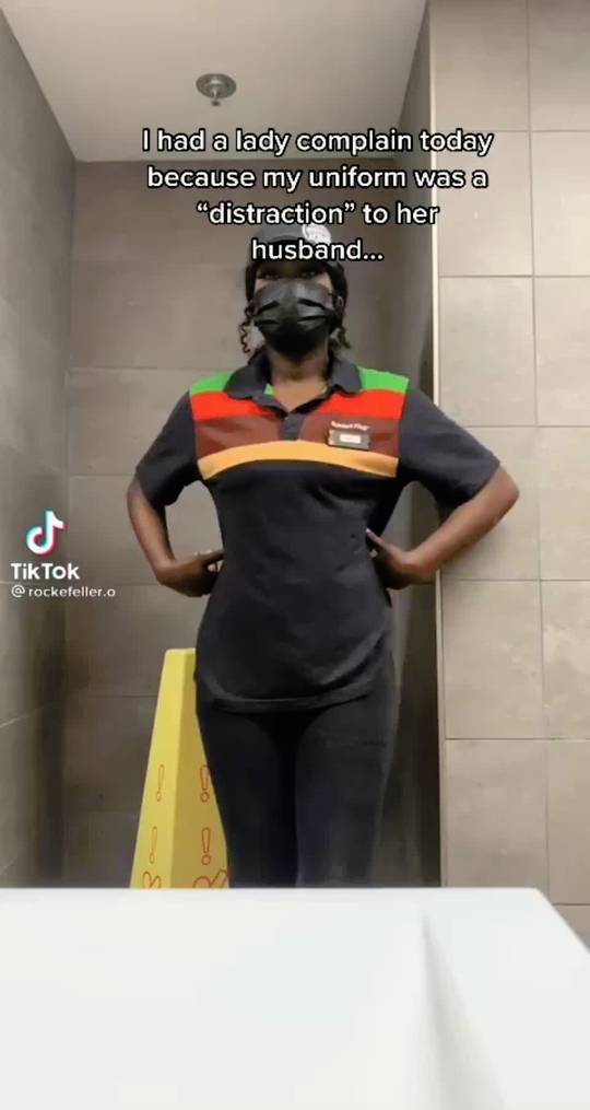 Bad Customer Service | Scrolller