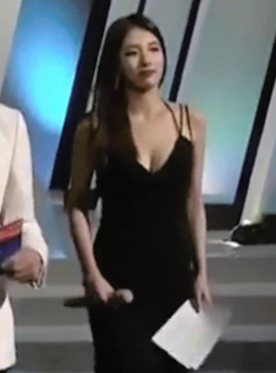 Bae Suzy | Scrolller