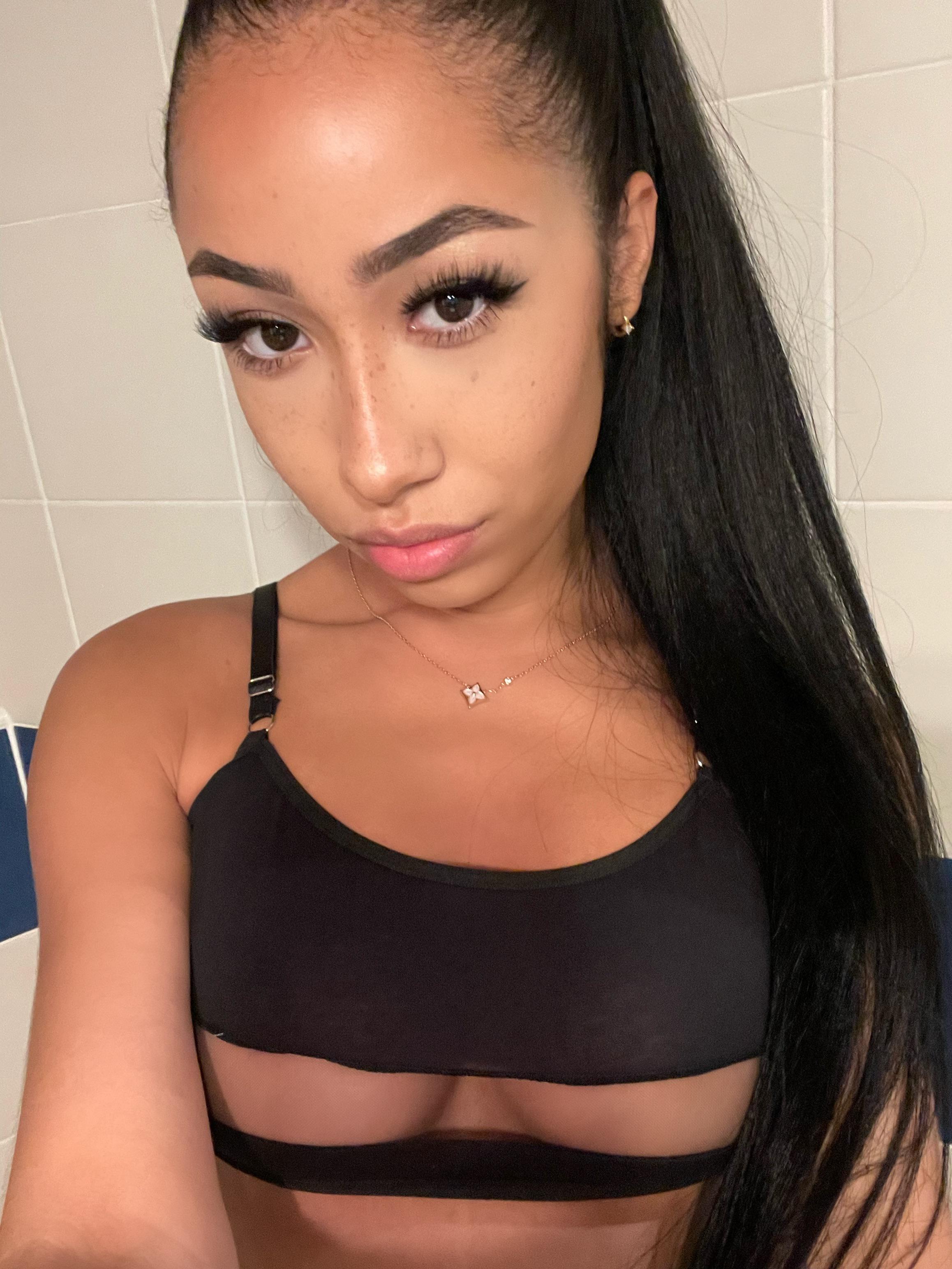 bahamian x dutch | Scrolller