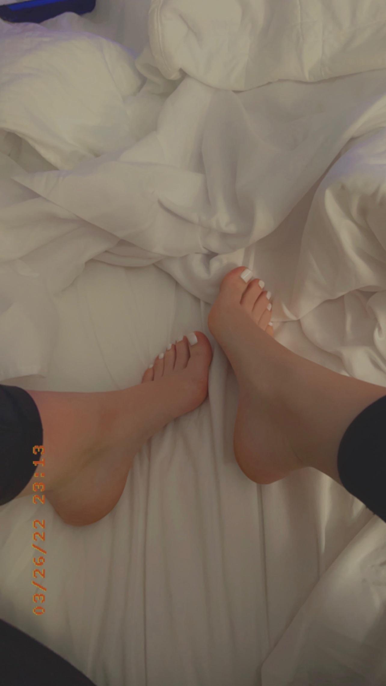 Be nice please 🥺 | Scrolller