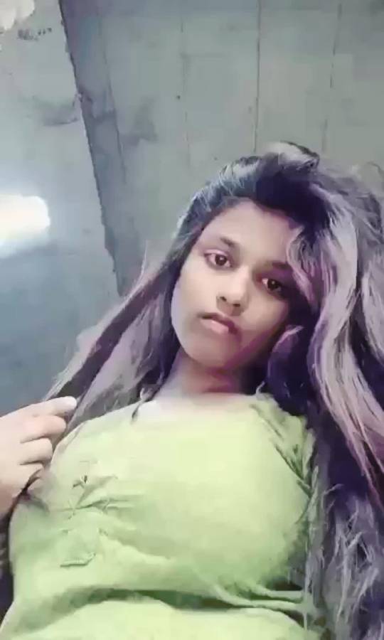 Beautiful Cute Girl Exposing Herself 🔥🔥🔥( comments) 👇👇👇 | Scrolller