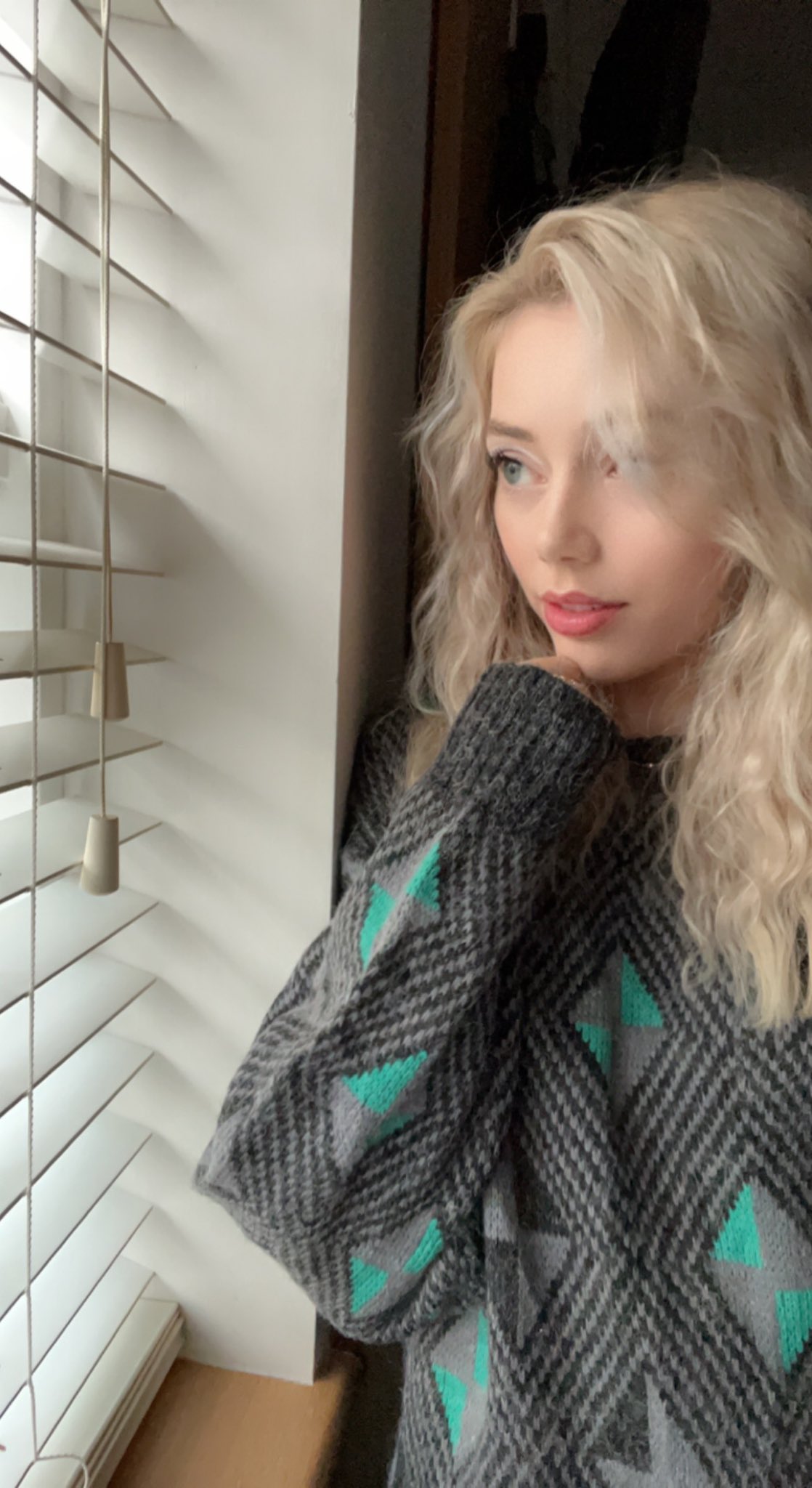 Beautiful Grace Van Dien | Scrolller