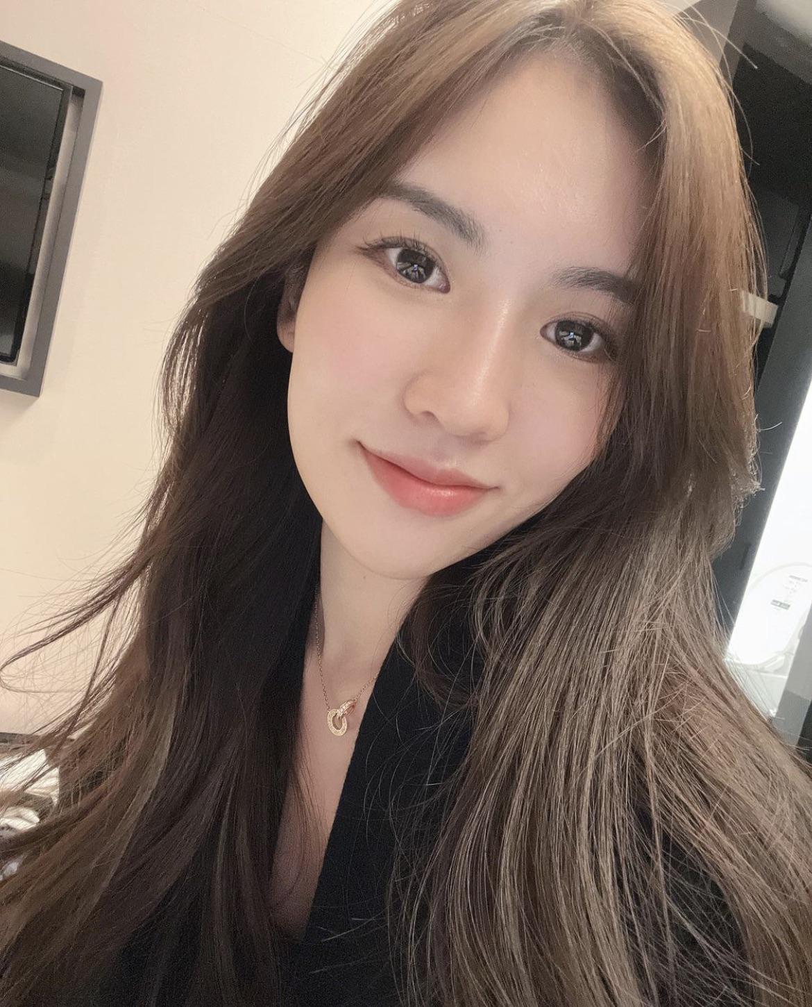 Beautiful Jamie | Scrolller