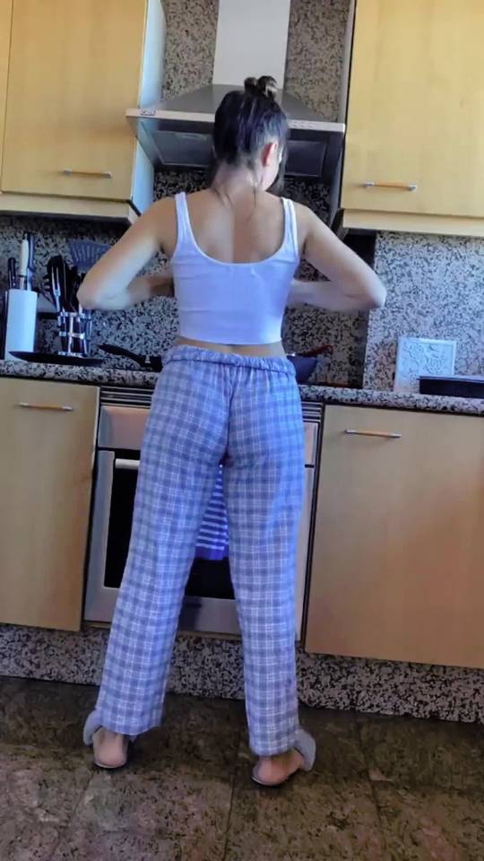 Beautiful Morning Booty In Pjs Scrolller