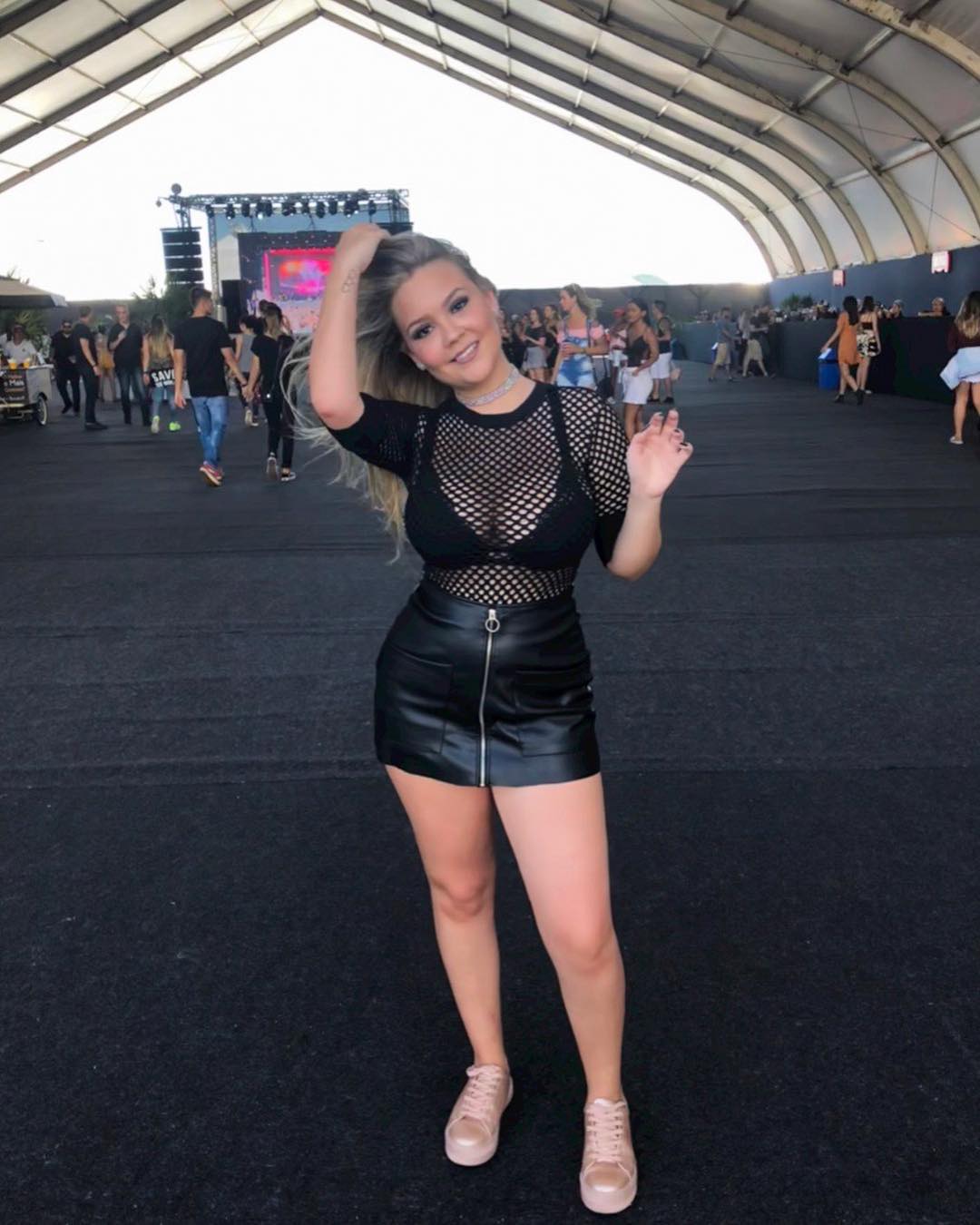 Beautiful outfit | Scrolller