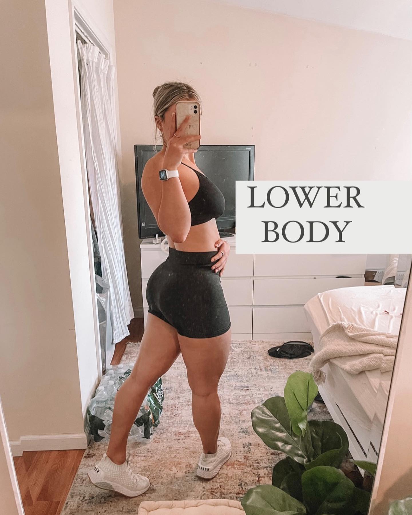 Bedroom Selfie Scrolller