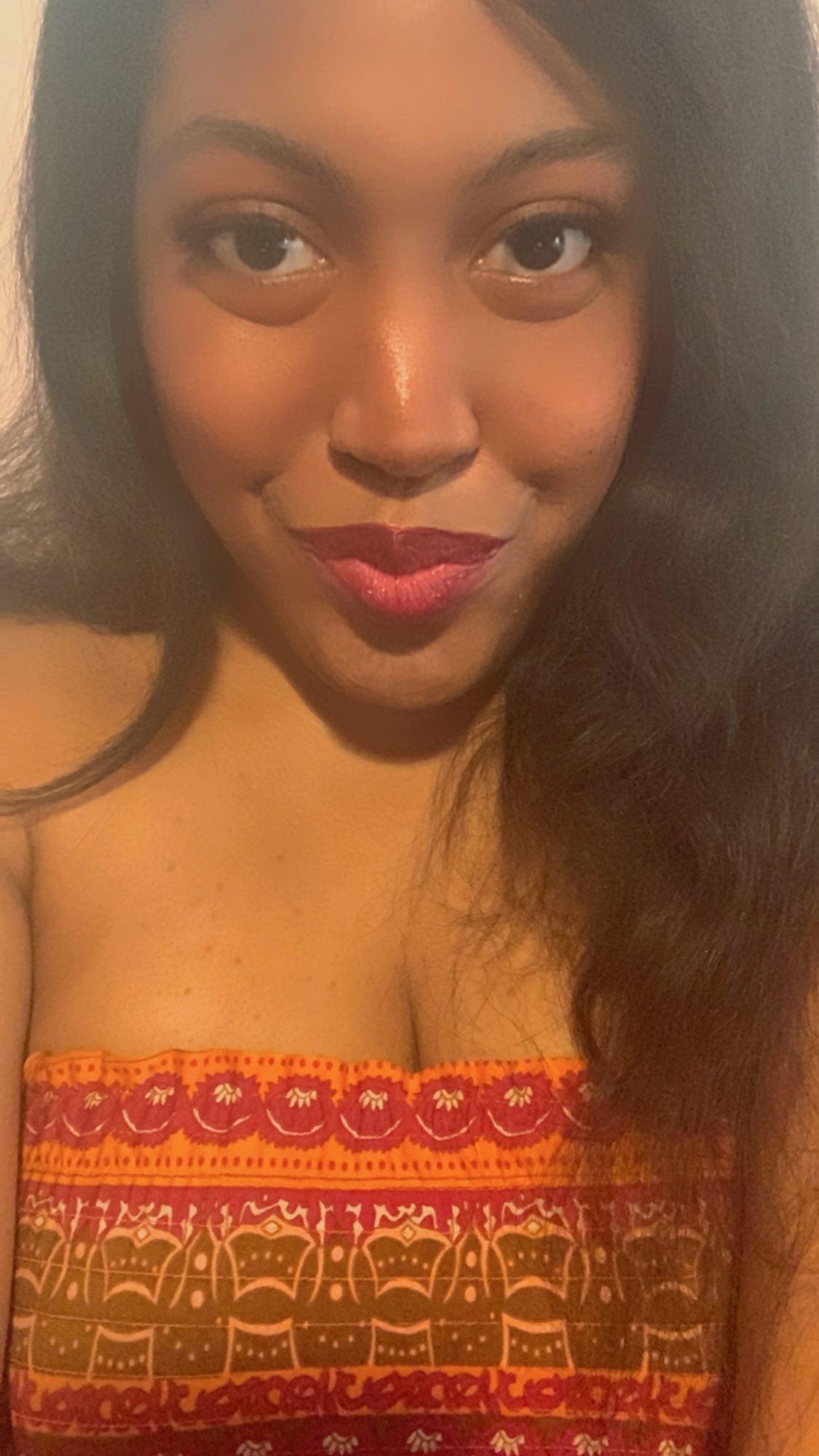 Being Braless Is Super Comfy🙂 | Scrolller