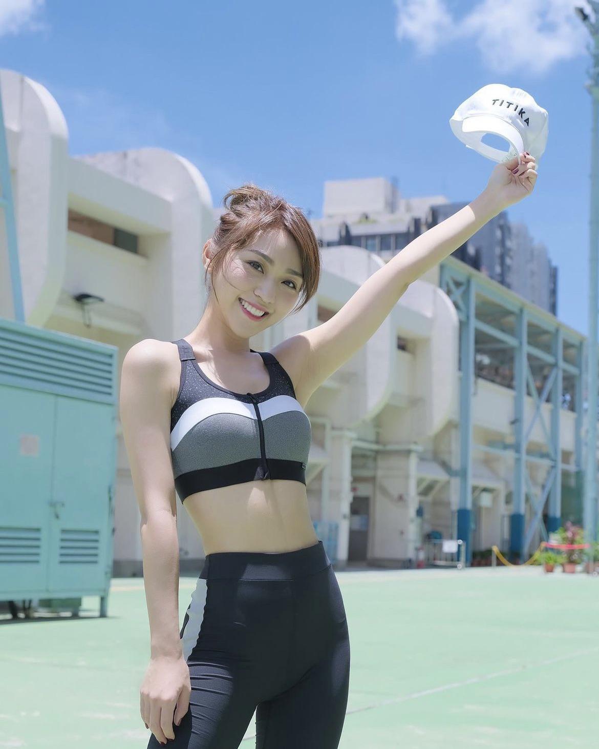 Bella Lam | Scrolller