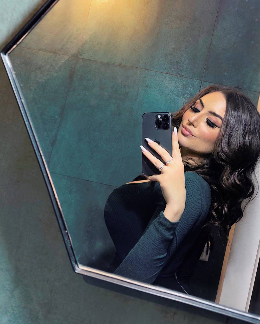 Bella Verde | Scrolller