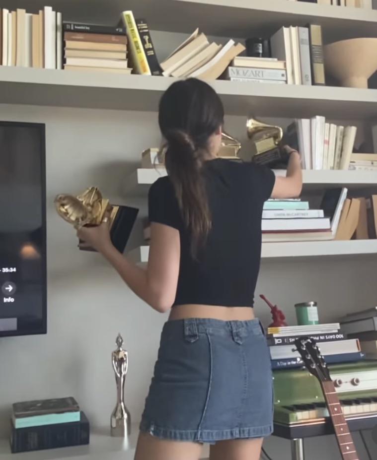 “best girl award” | Scrolller