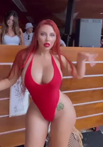 Big booty bimbo | Scrolller