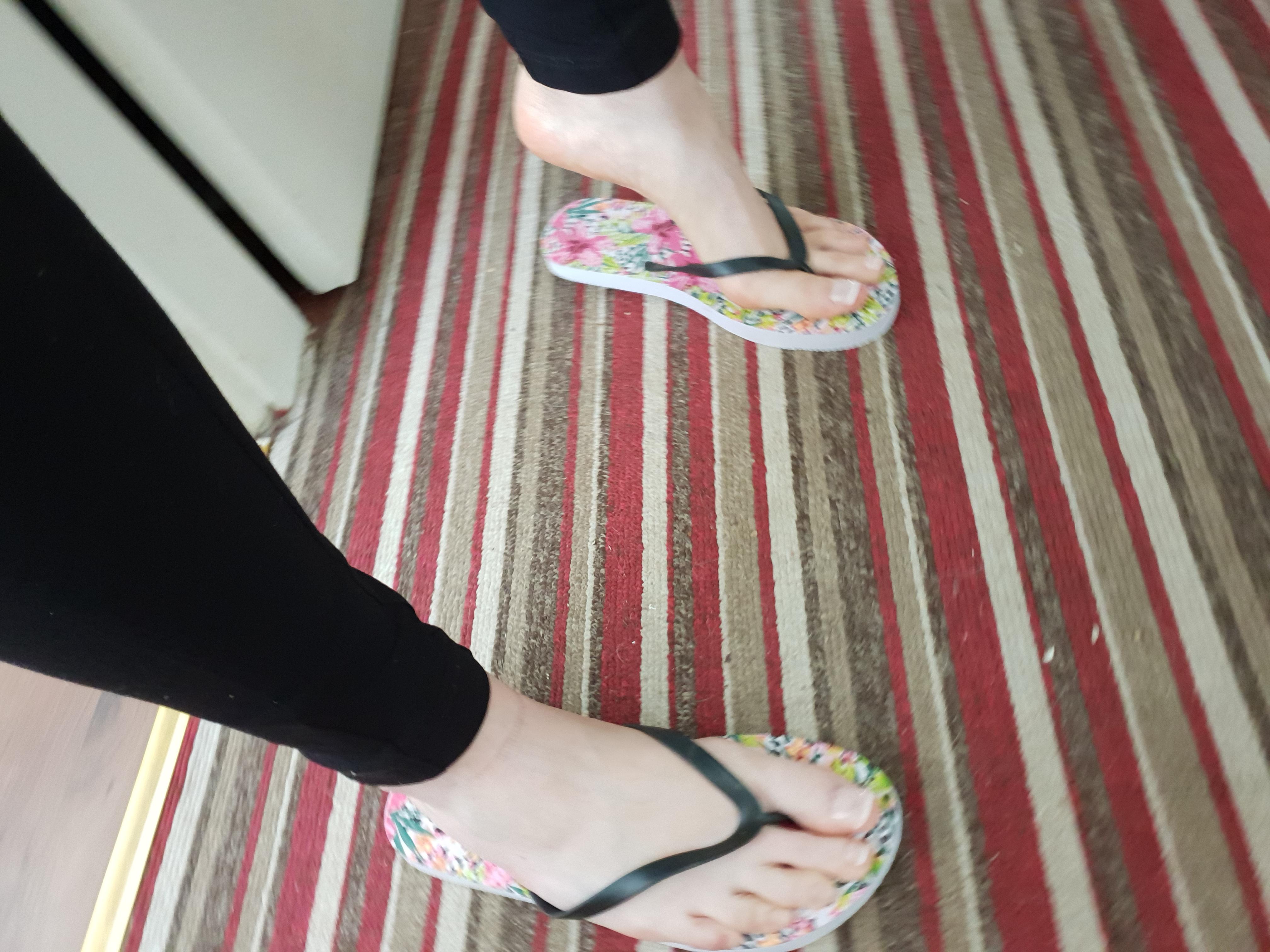 Big feet | Scrolller