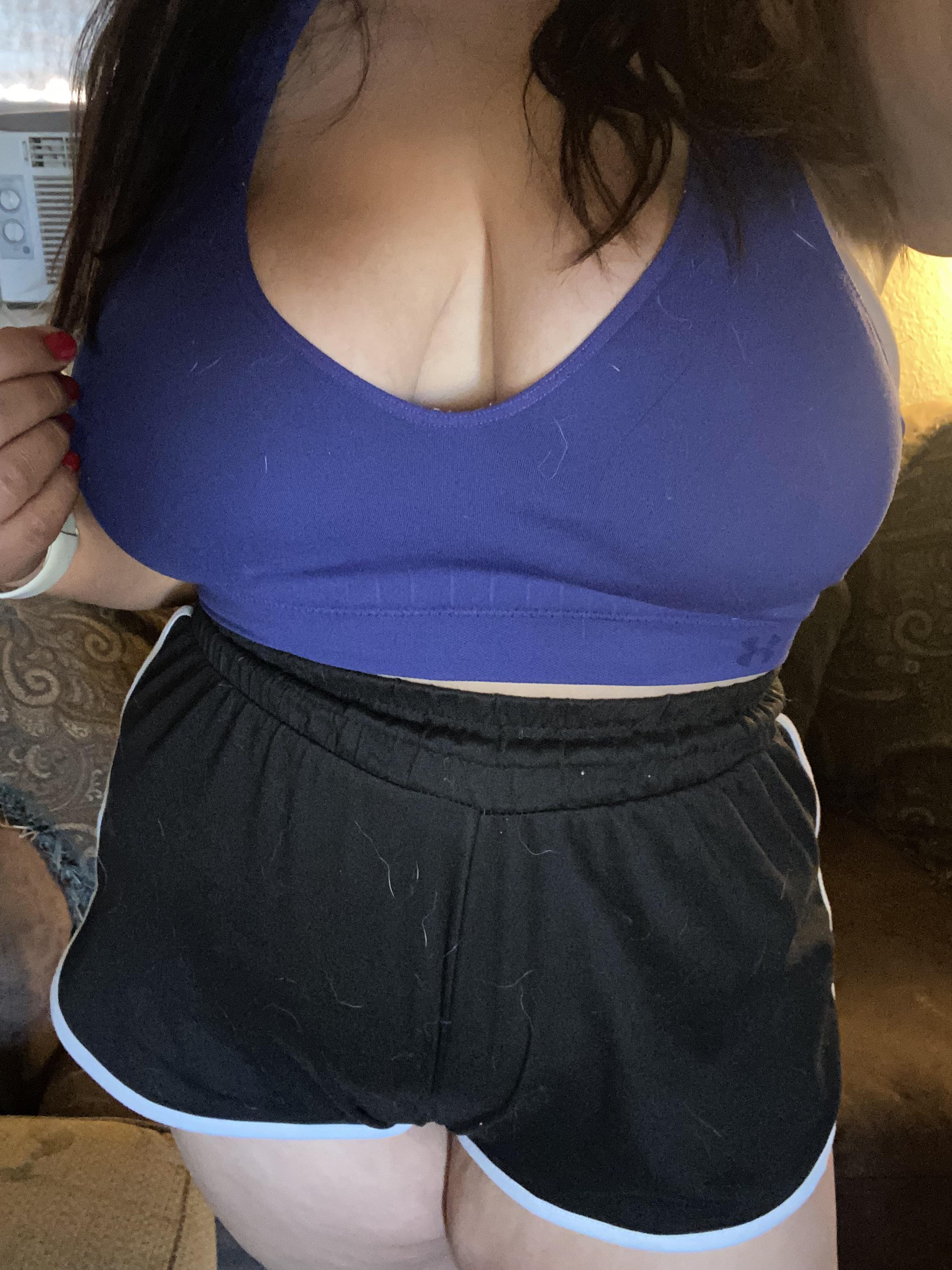 Big tits big hips | Scrolller