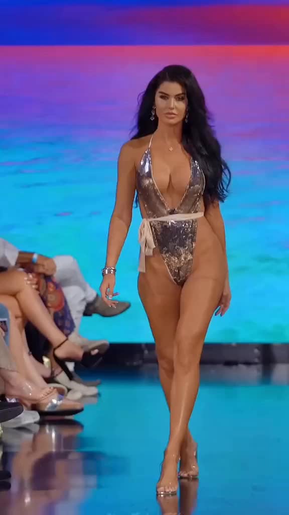 Bikini Model | Scrolller