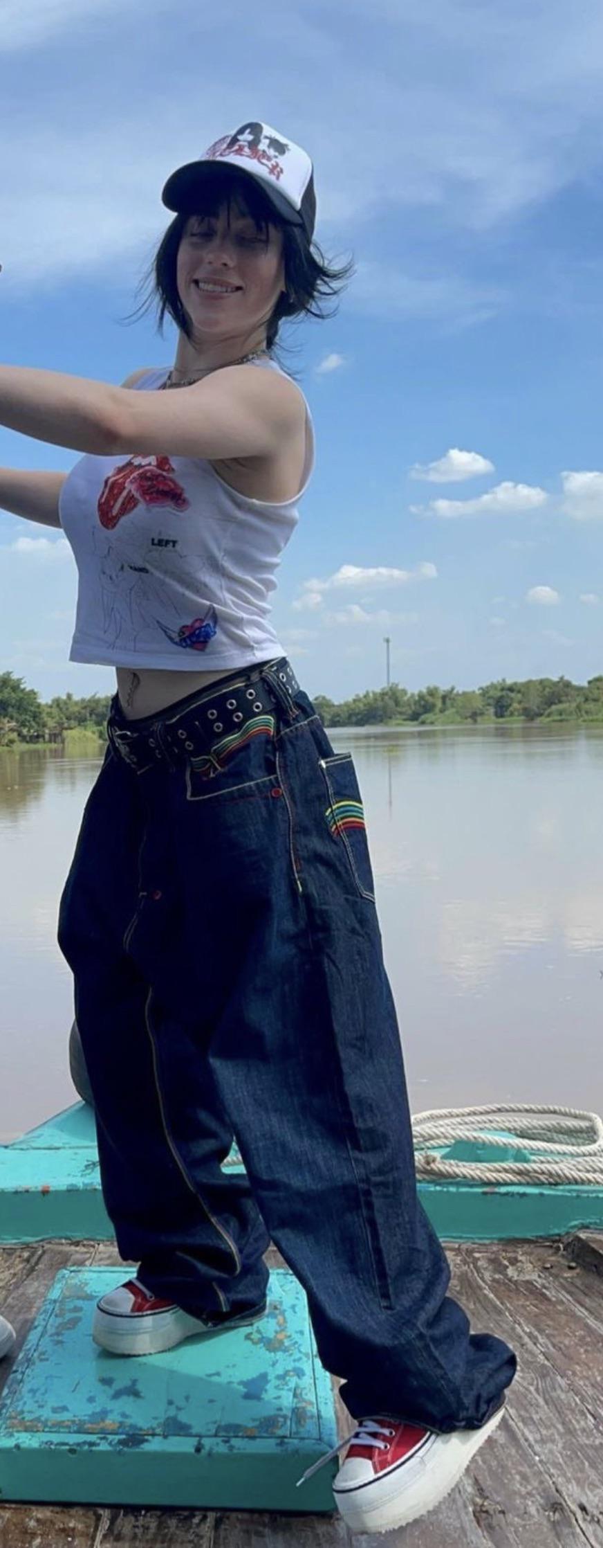 Billie Eilish Scrolller