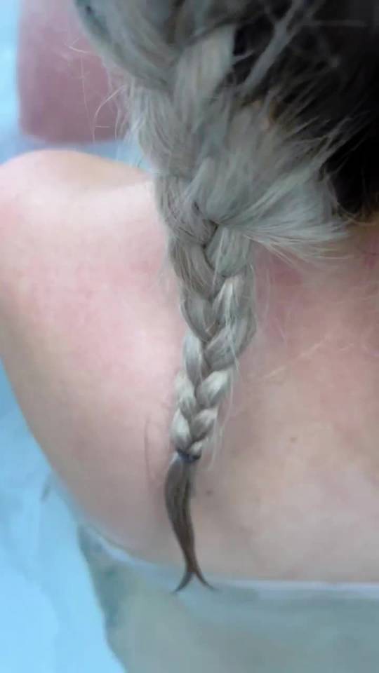 Blowing my best friend's boyfriend in the hot tub while she records it | Scrolller