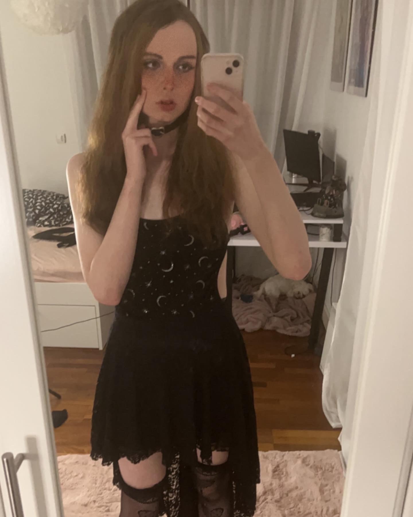 boo 👻 | Scrolller