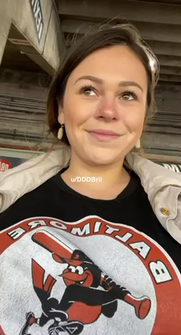 Boobs and baseball⚾️👅 | Scrolller