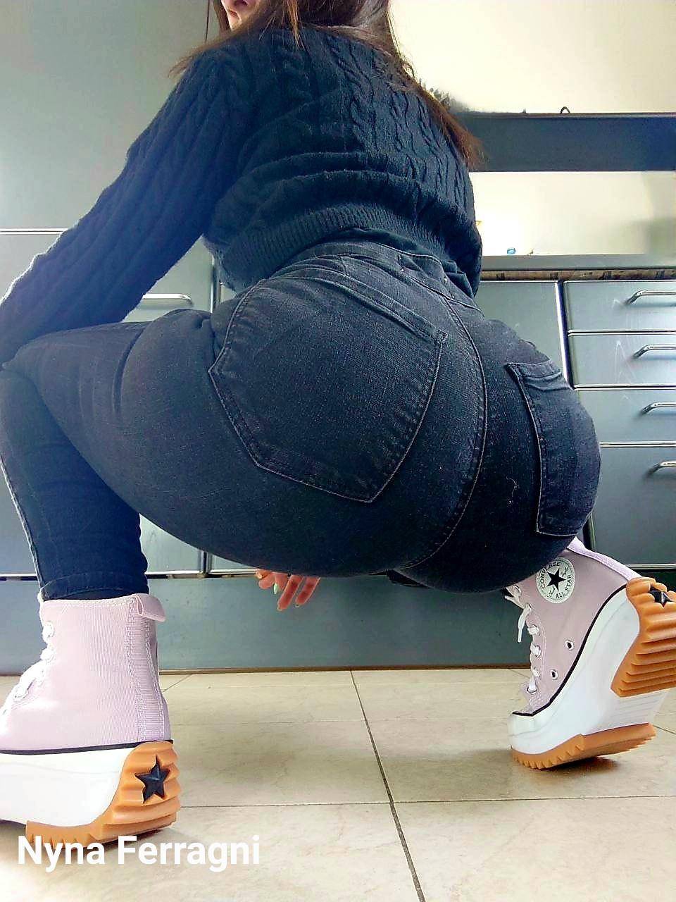 Booty check 🍑 | Scrolller