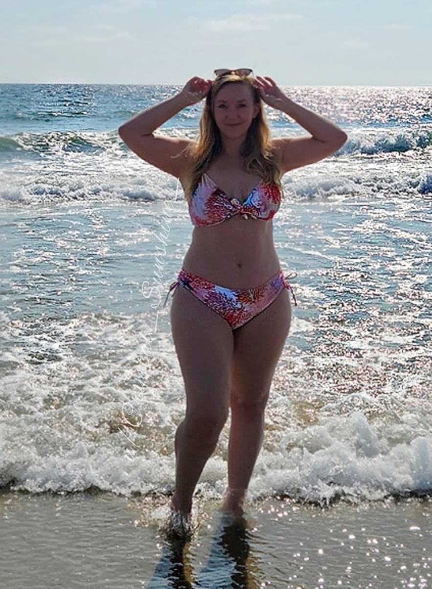 Could I give you a beach boner? [F48] | Scrolller