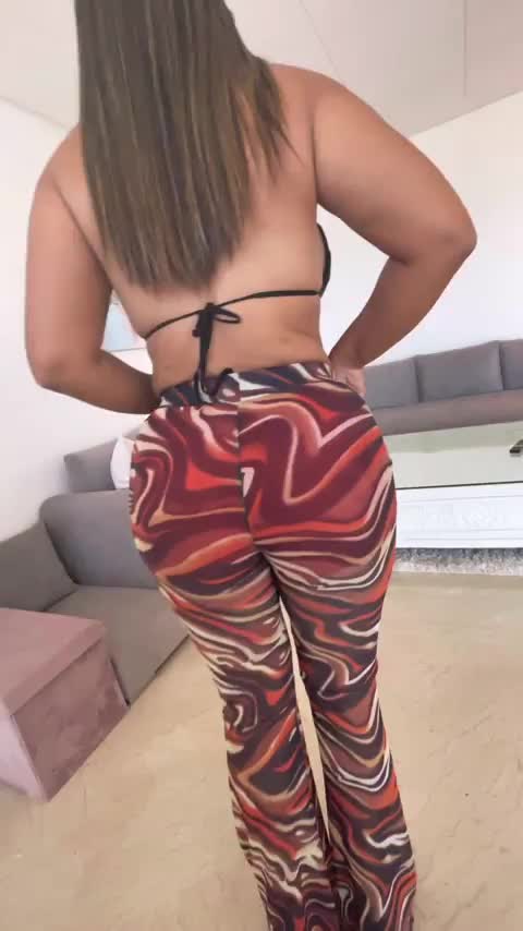 Borned in 1981, would you still let me ride your cock ? | Scrolller