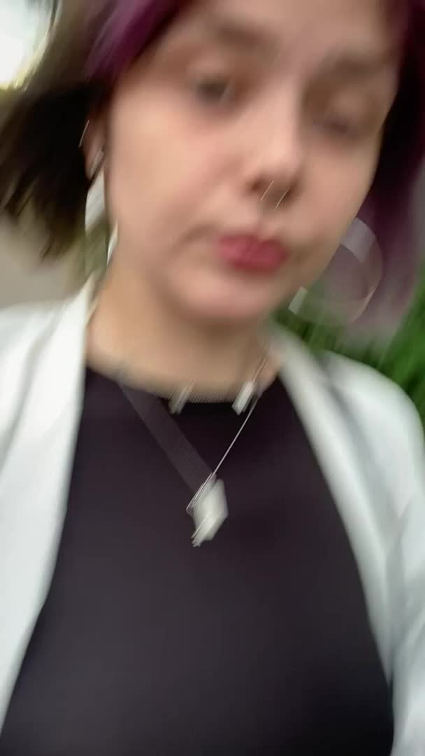 Bouncin’ down the street | Scrolller