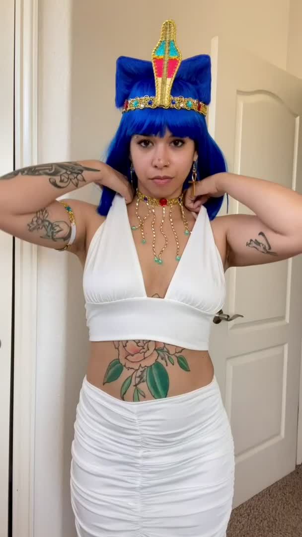 Bouncing my kitty titties! | Scrolller