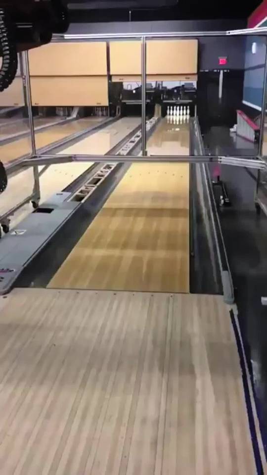 Bowlingbot | Scrolller