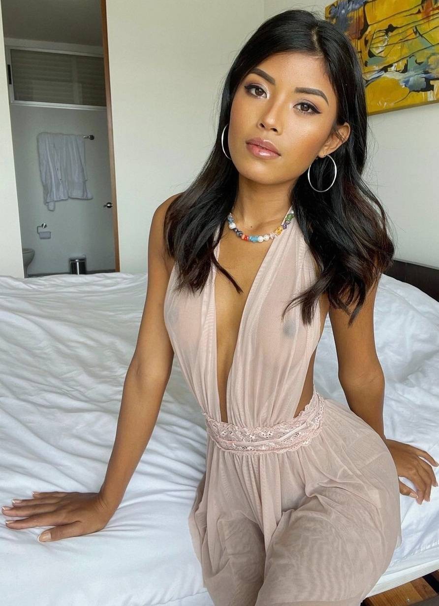 Bra free | Scrolller