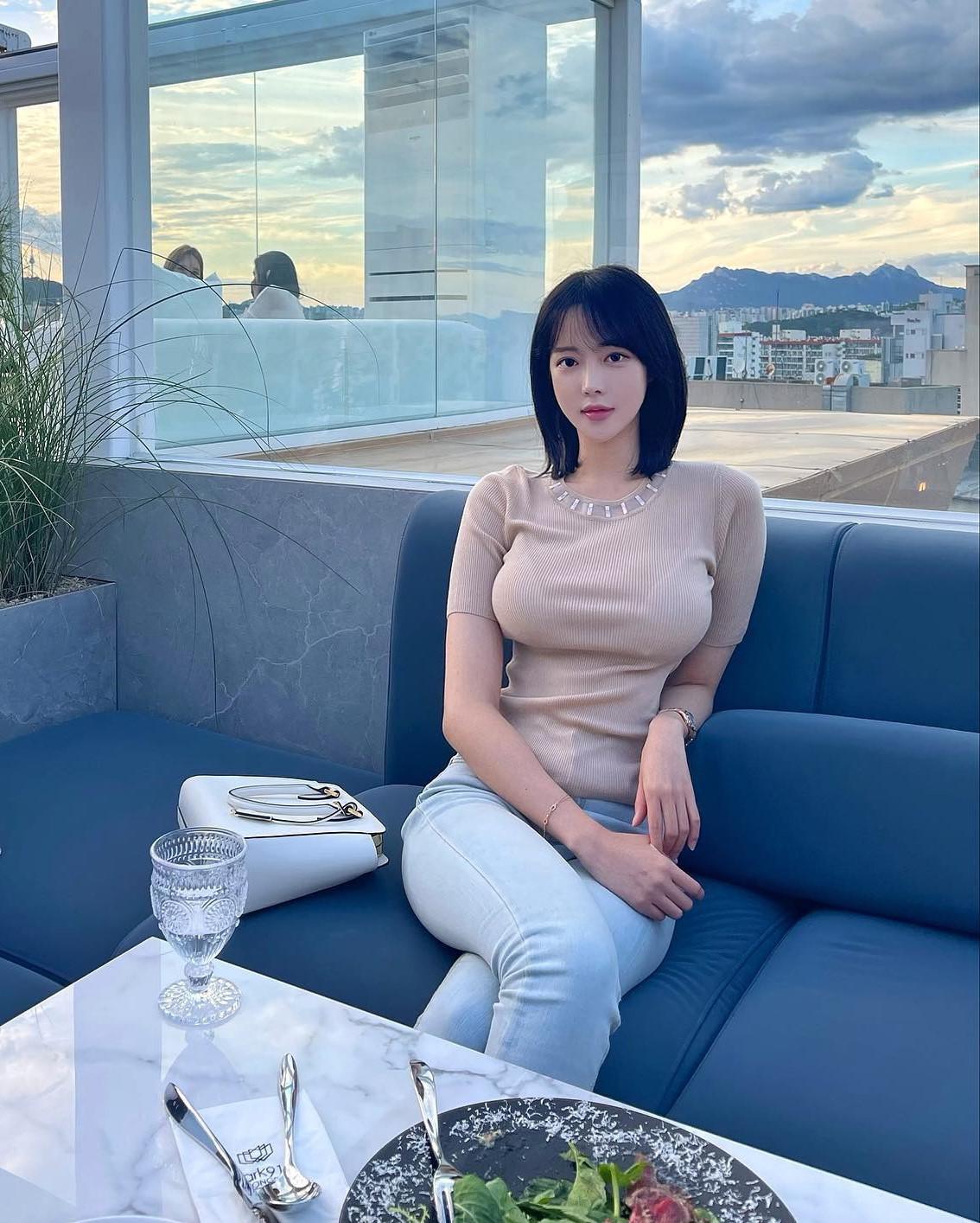 Bra lines | Scrolller