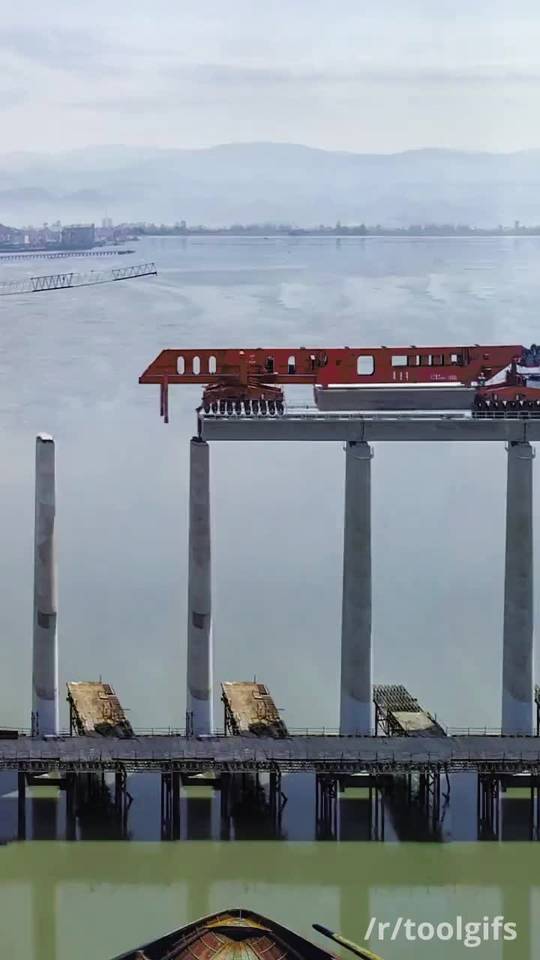 Bridge girder erection machine | Scrolller