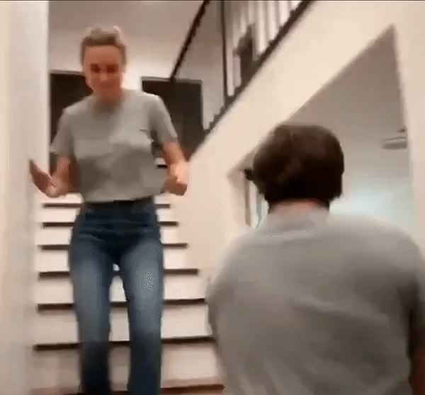 Brie Larson -- Bouncing down the stairs | Scrolller
