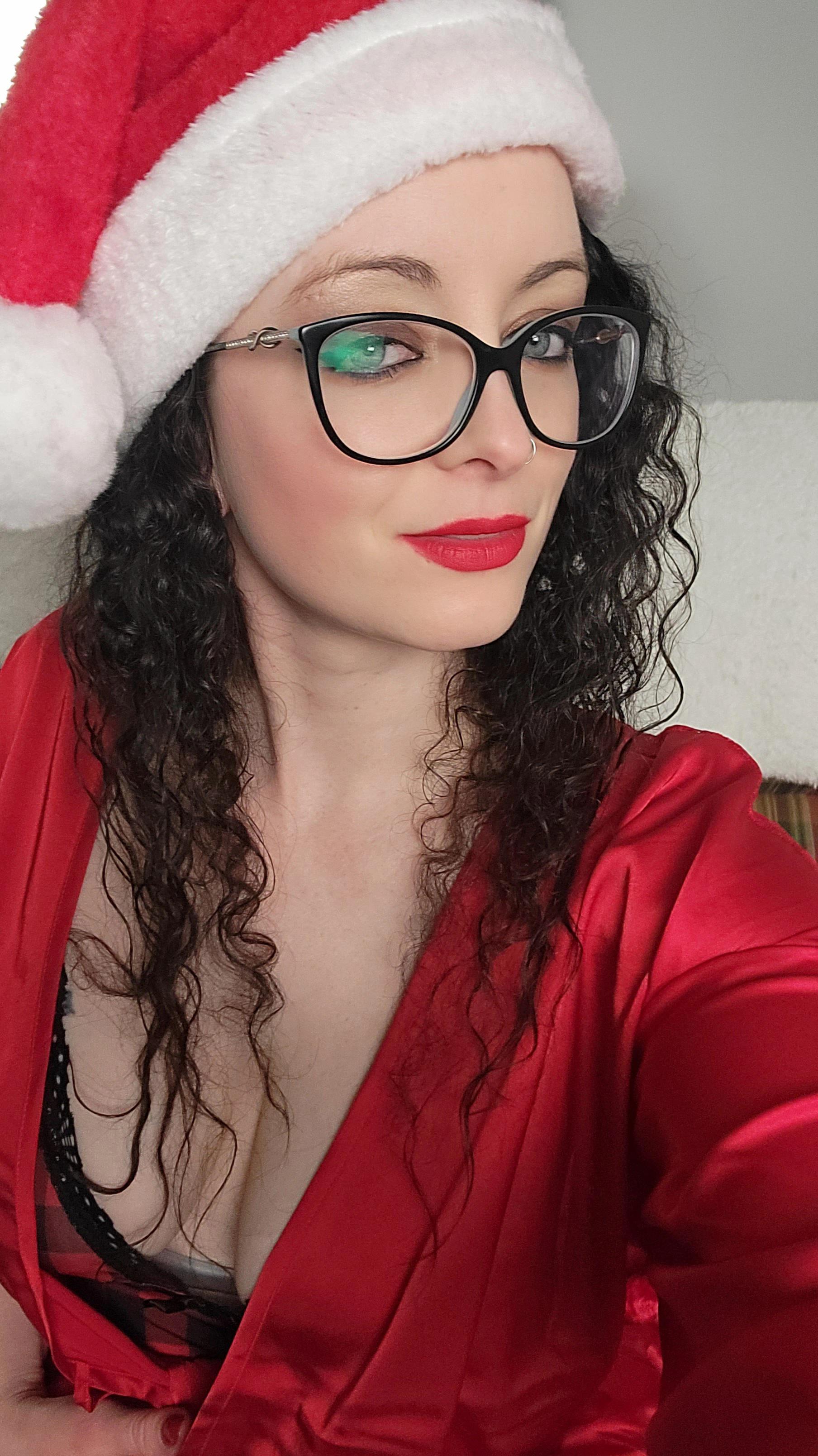 Bringing some holiday cheer | Scrolller