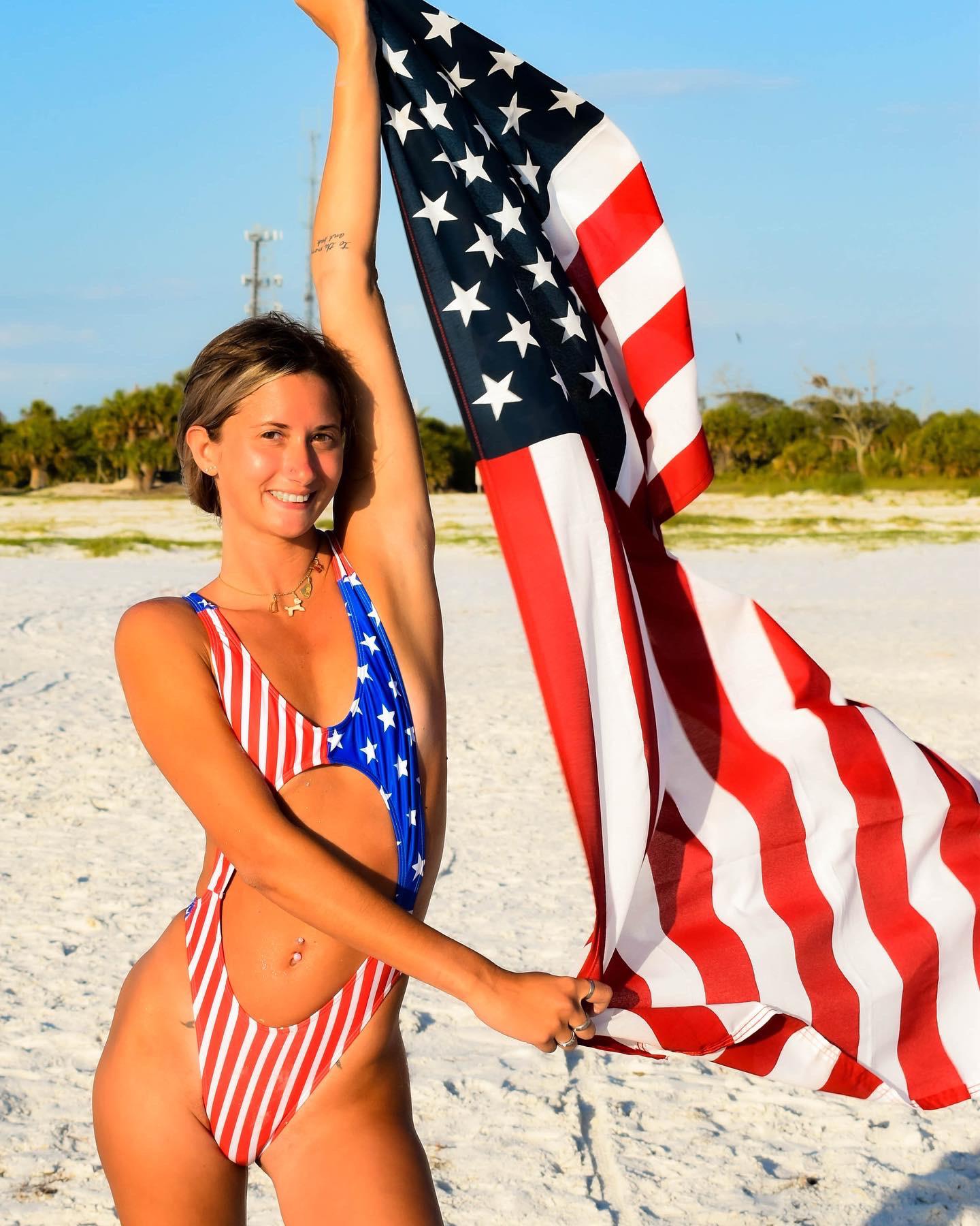 Brit Chantelle | Scrolller