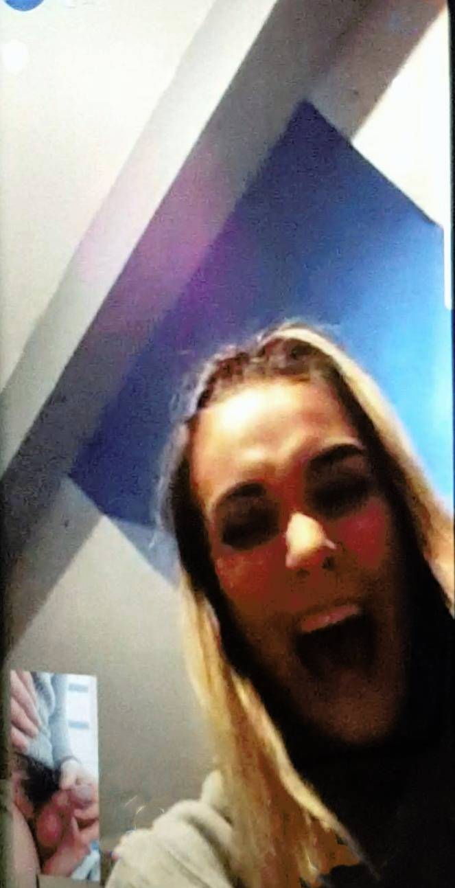 British girl laughed out so hard it was so humiliating.. Girls really do find small p funny ...