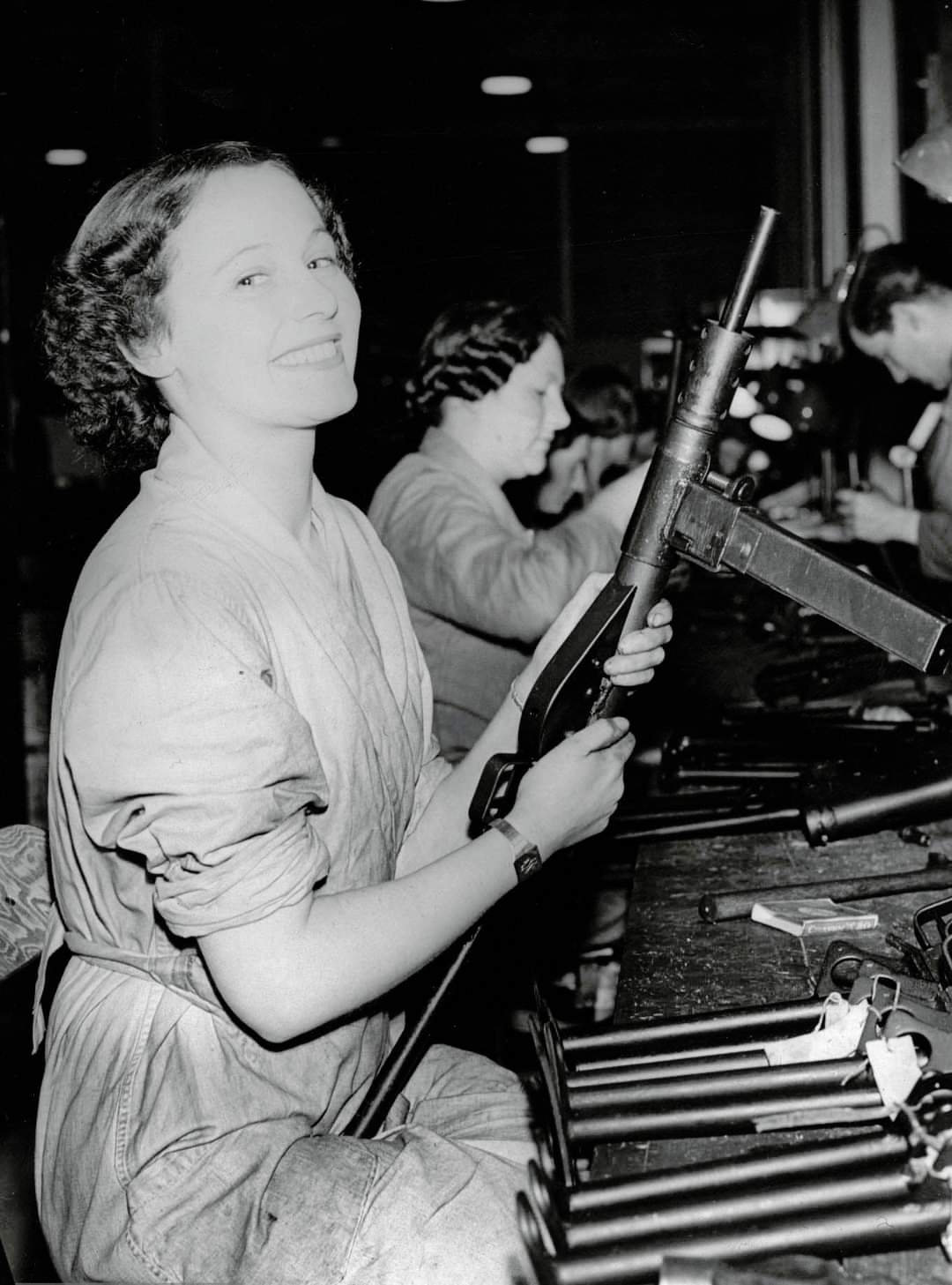 British Sten submachine gun assembly factory. 1942. | Scrolller