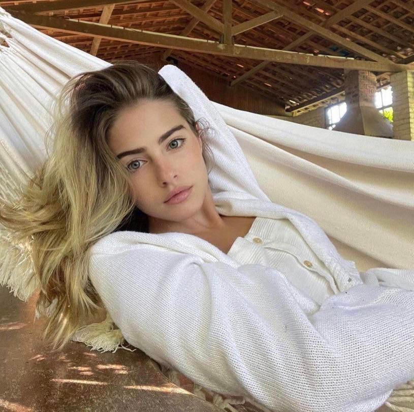 Bruna Lippo [irtr] | Scrolller