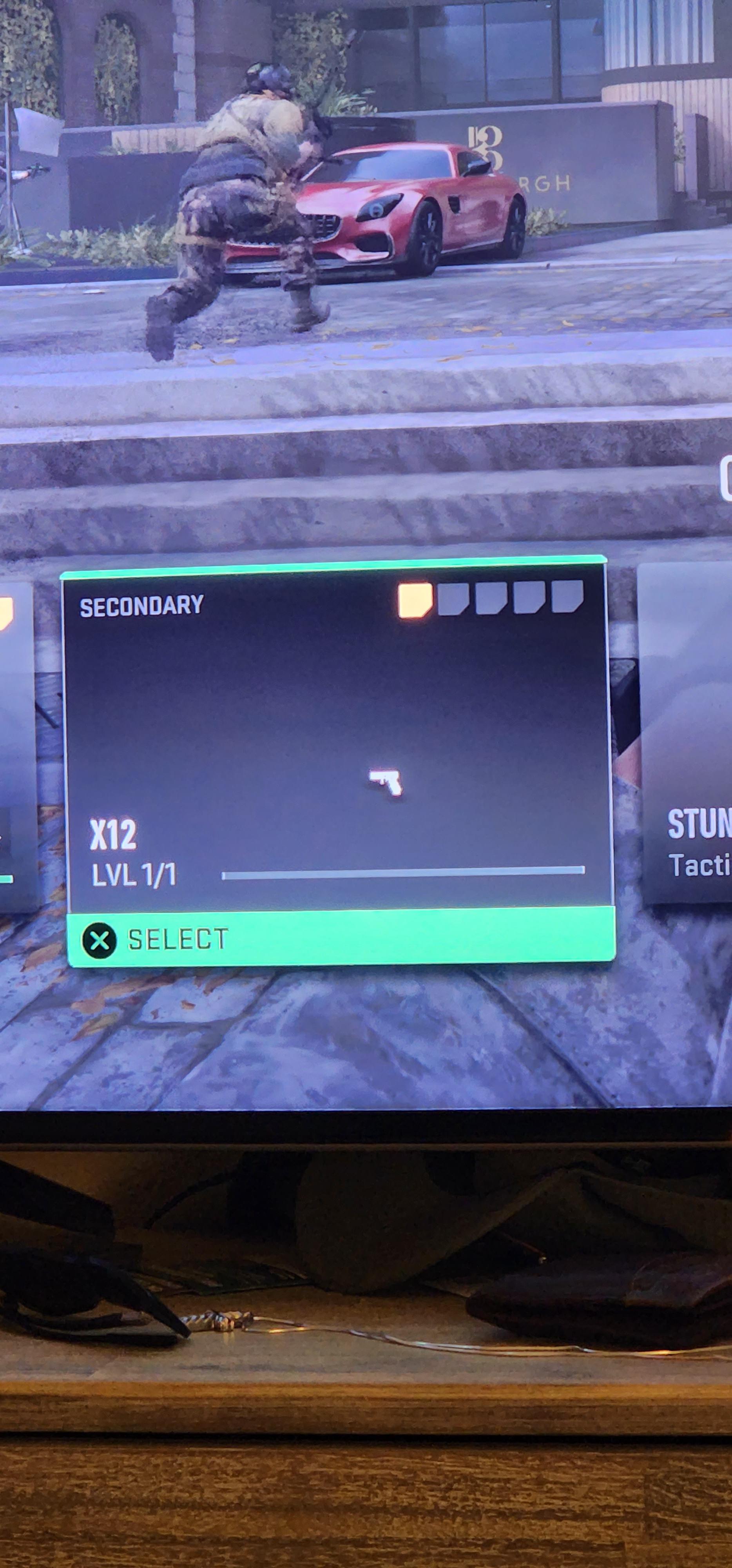 Bugged tiny pistol | Scrolller