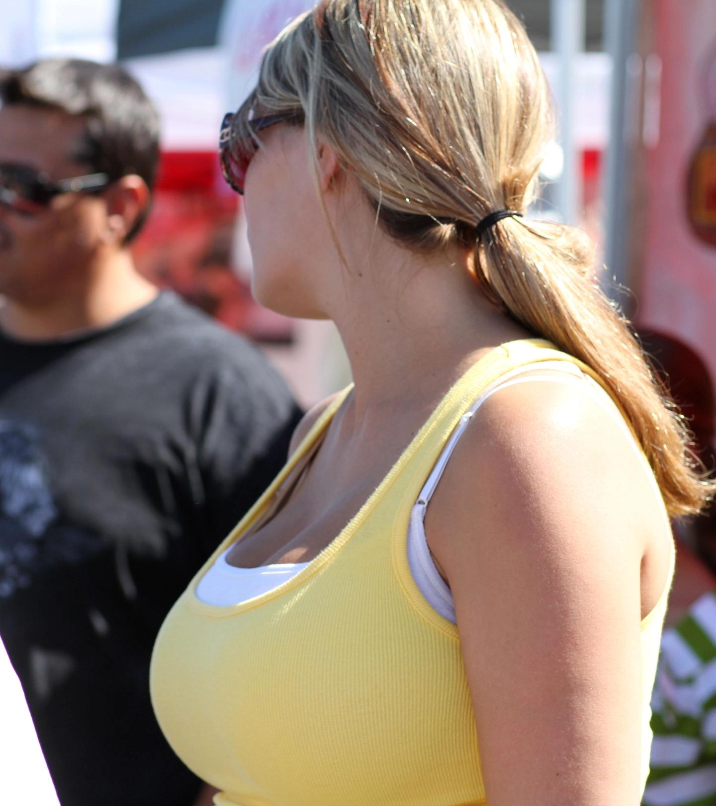 Busty Blond | Scrolller